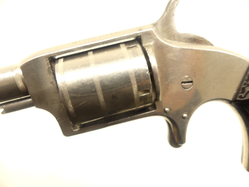 REVOLVER WHITE STAR.